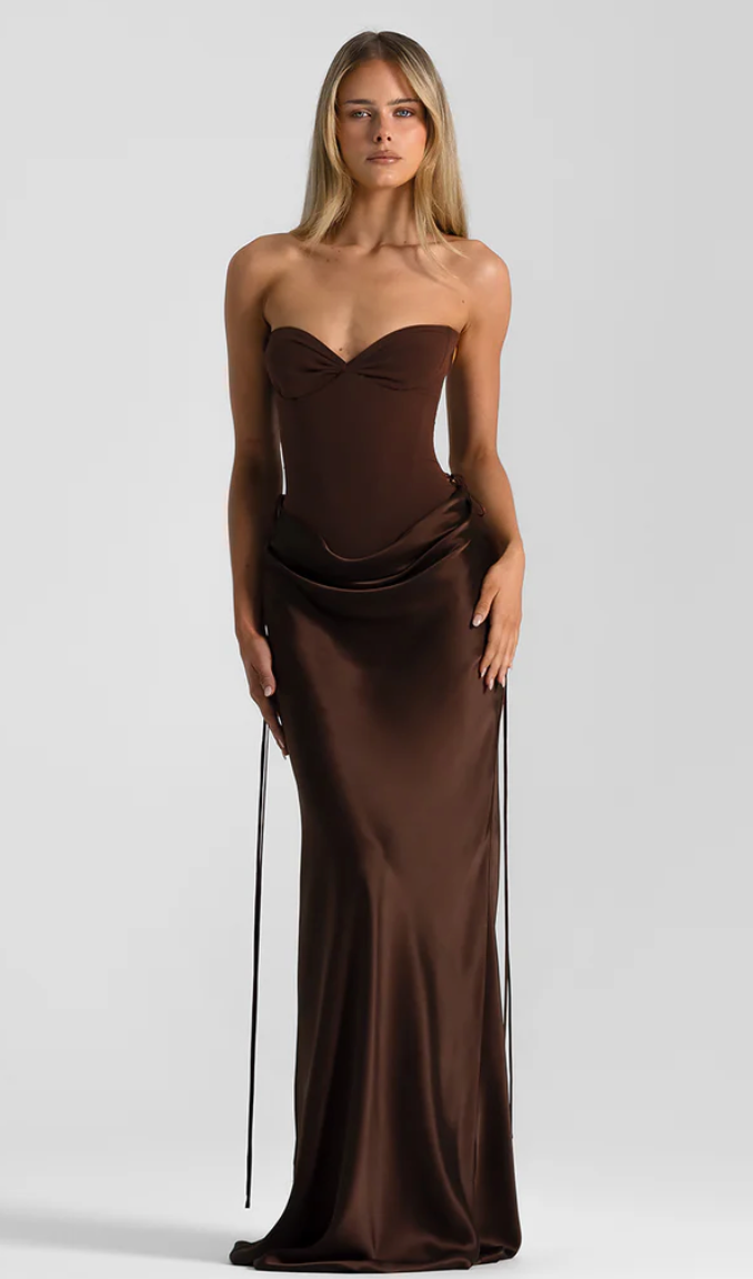 Verity Evelyn Set (Espresso) - First Date Rentals
